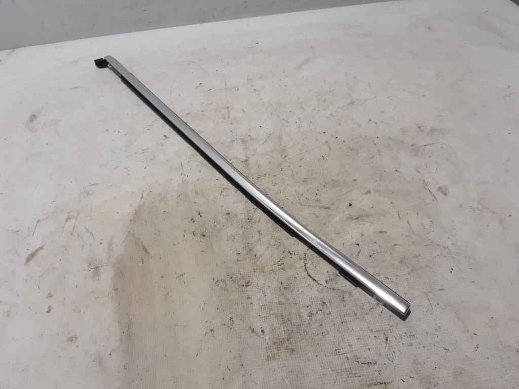 Used VOLVO XC60 Rear side door strip to glass outer 31424387