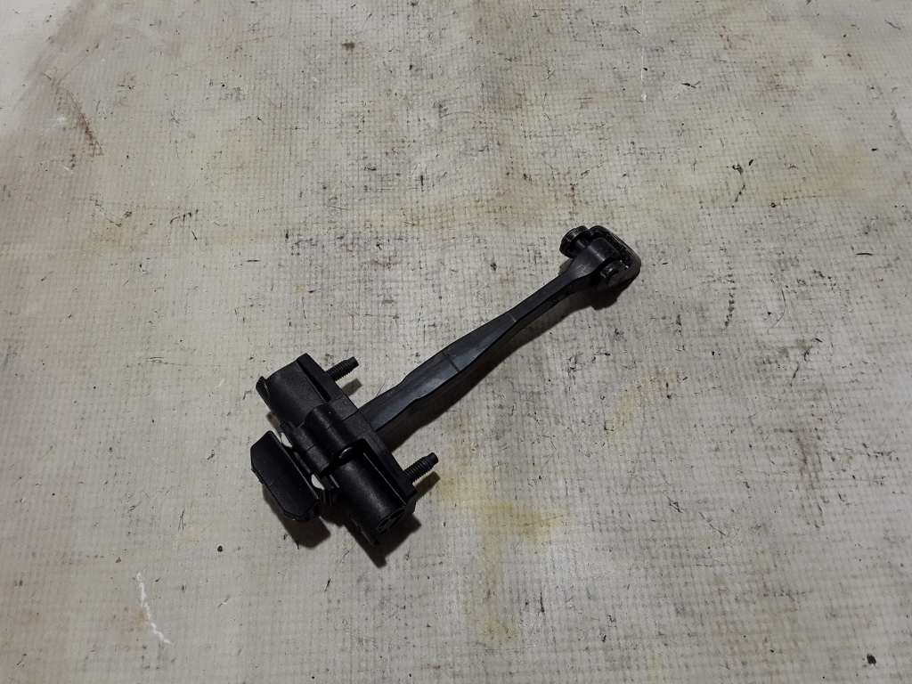 Naudotas VOLVO XC60 Galinių šoninių durų atidarymo ribotuvas 31424467