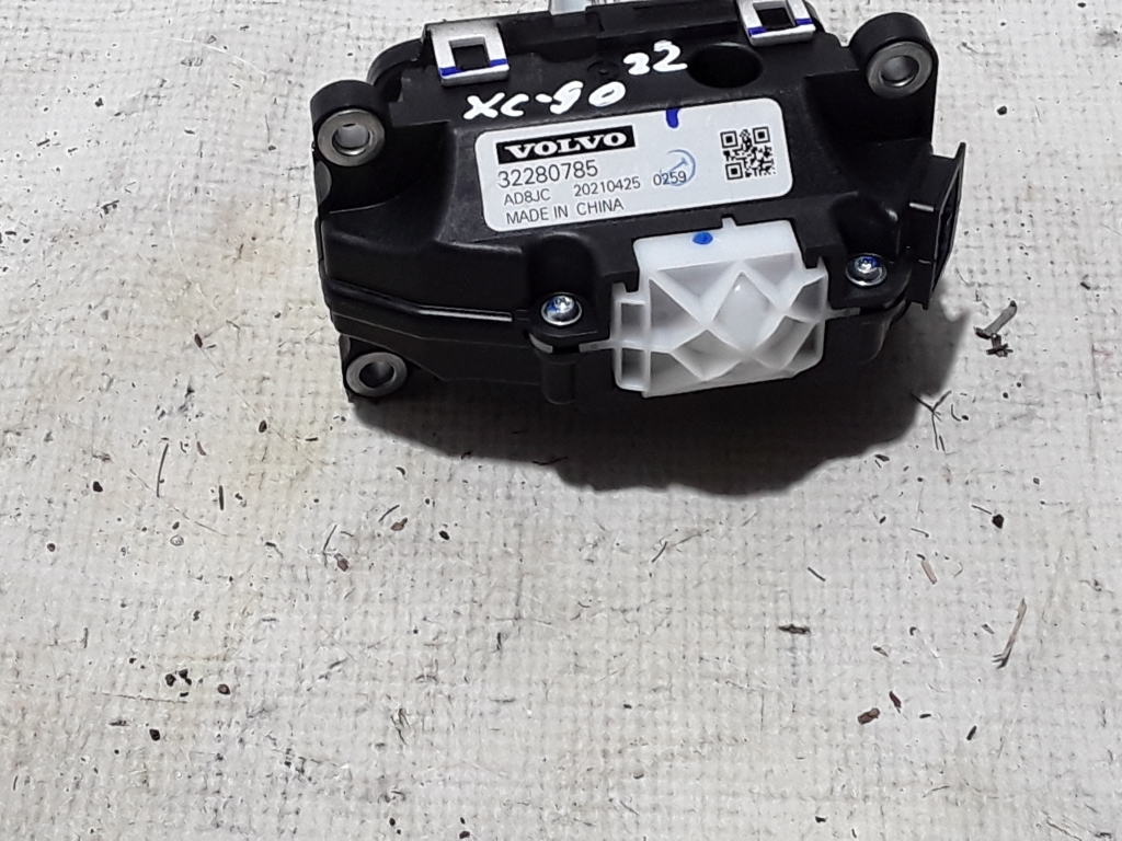 Used VOLVO XC60 Gear shift mechanism 32280785