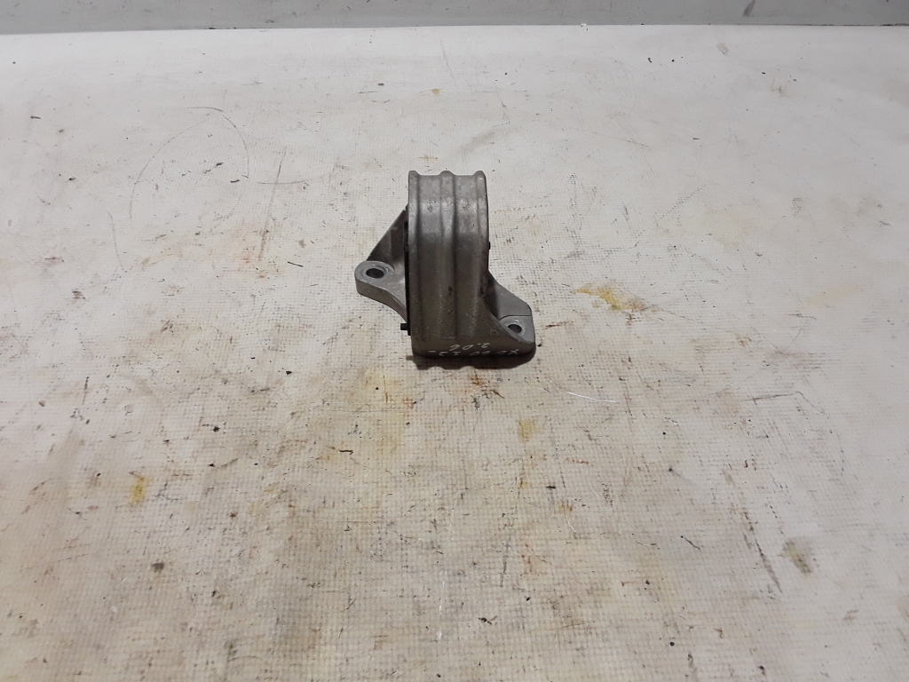 Used VOLVO XC60 Engine cushion 31480990