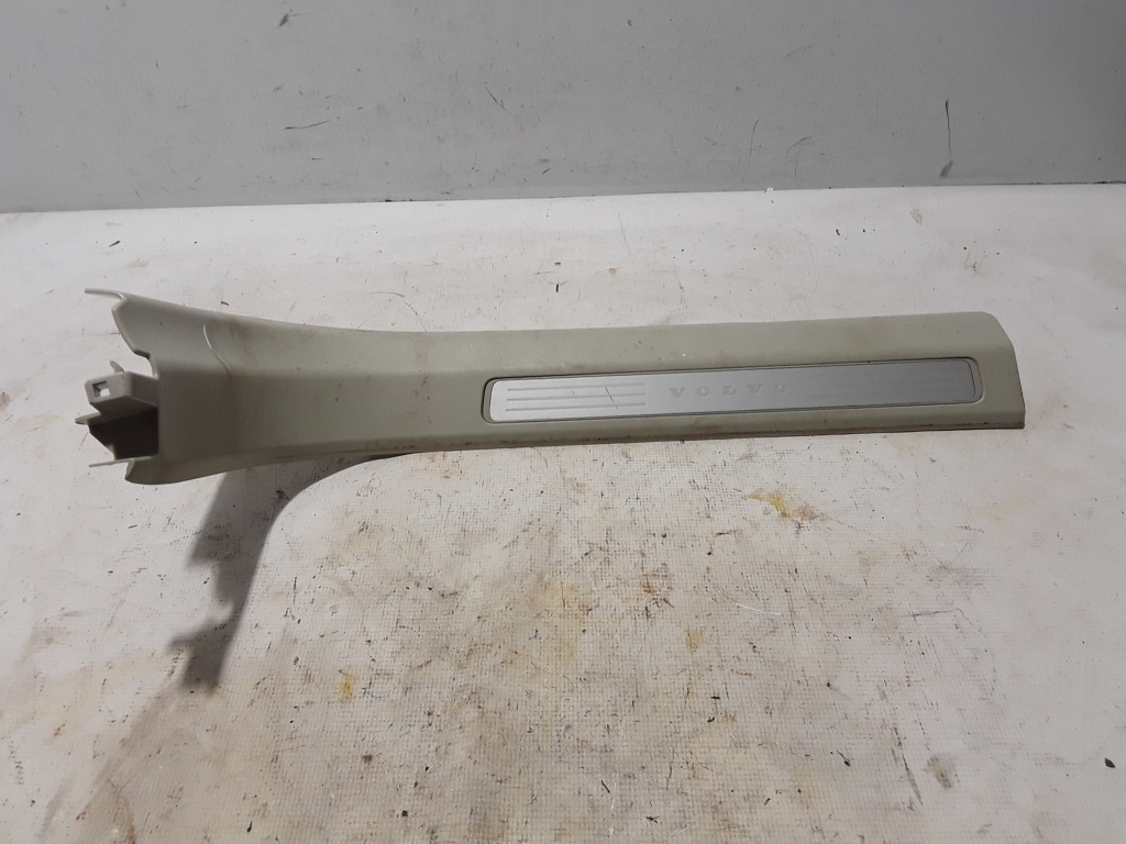 Used VOLVO XC60 Inner threshold trim 31448014