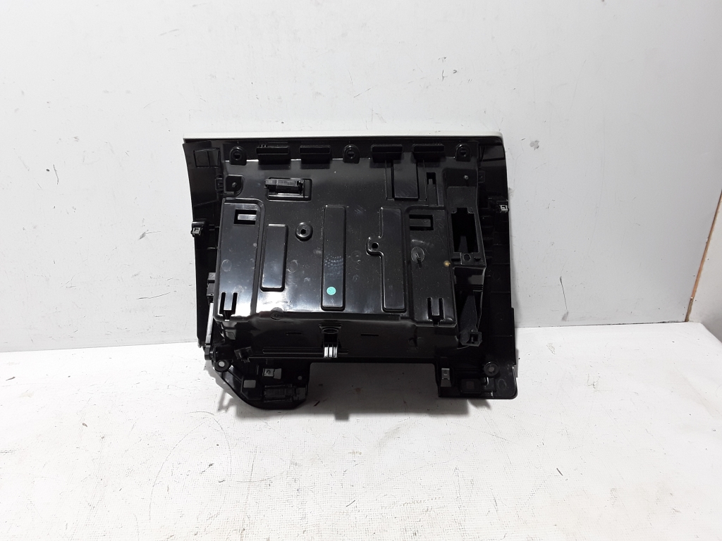 Naudotas VOLVO XC60 Salono daiktadėžė 31417596