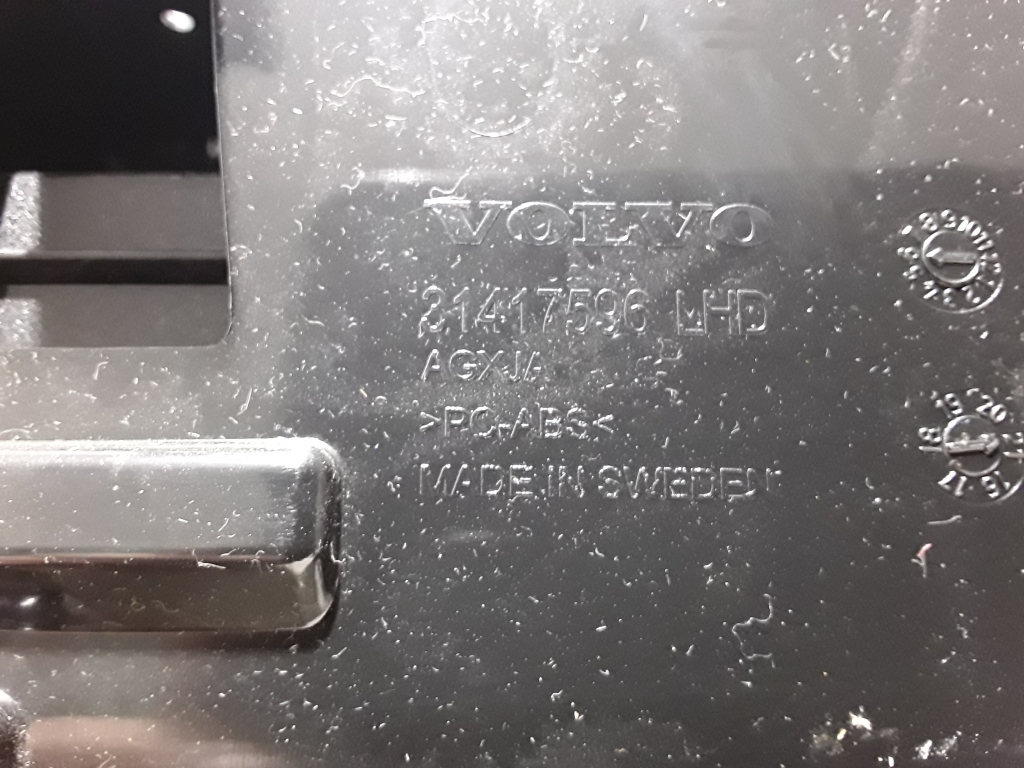 Used VOLVO XC60 Interior storage 31417596