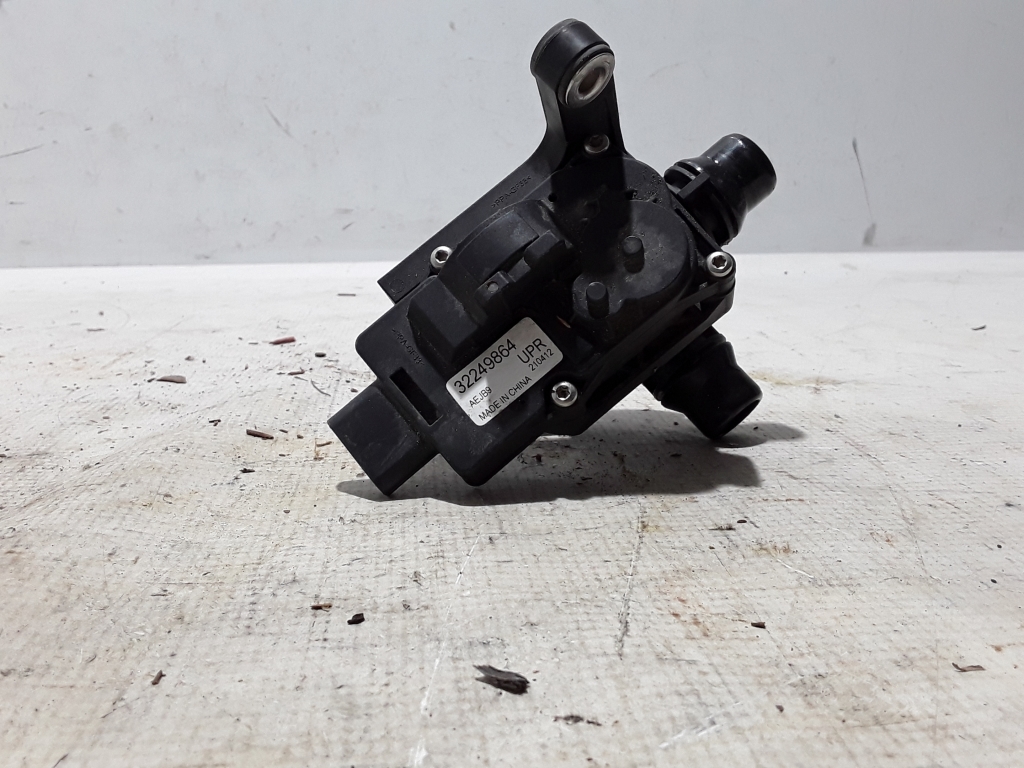 Naudotas VOLVO XC60 Aušinimo radiatorius vožtuvas 32249864