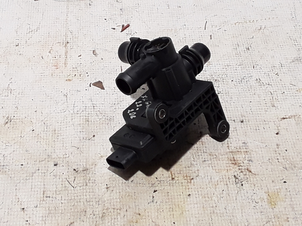 Naudotas VOLVO XC60 Aušinimo radiatorius vožtuvas 32249864