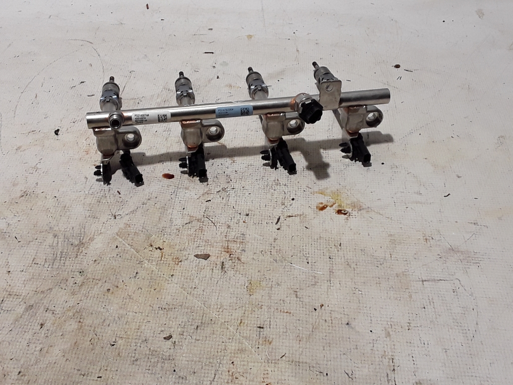 Used VOLVO XC60 High pressure fuel route 31478396