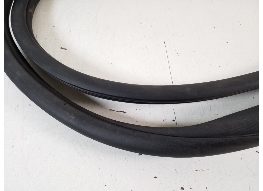 Used Mercedes Benz C-Class Front door sealing rubber A2056970051