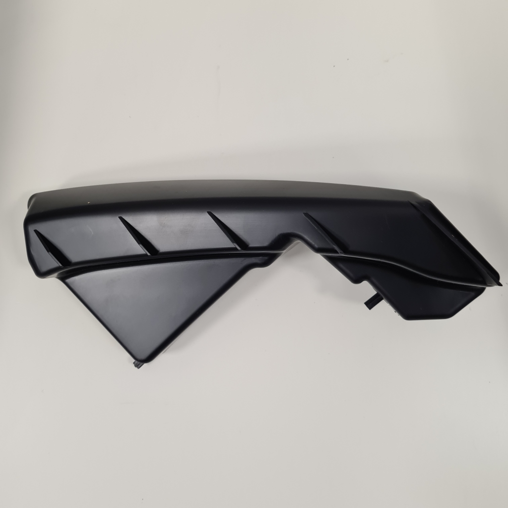 Used Land Rover Evoque Corner part of the front bumper LR036189