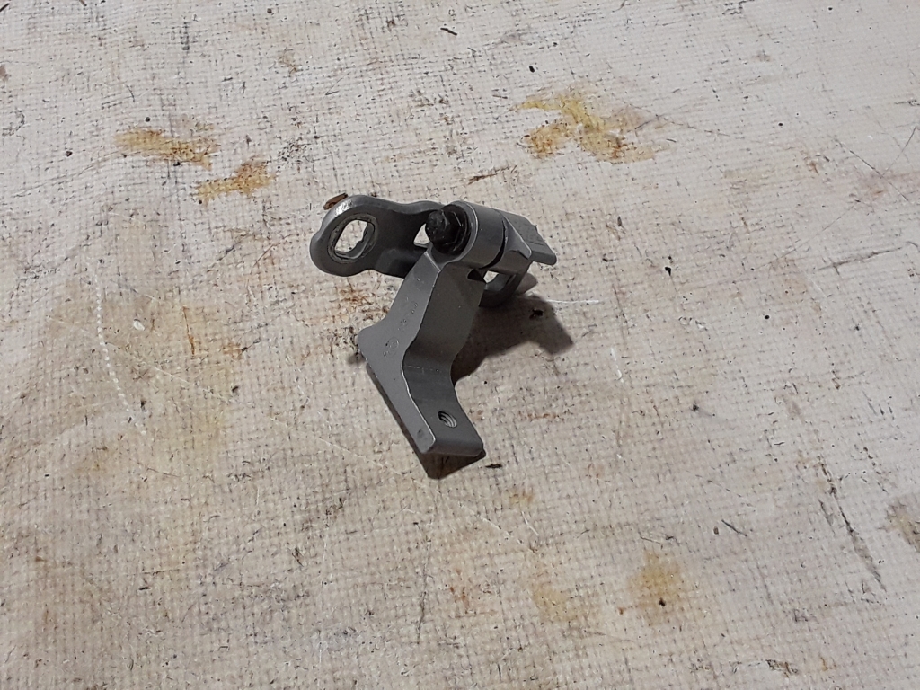 Naudotas VOLVO XC60 Galinių šoninių durų vyris viršutinis 31468521