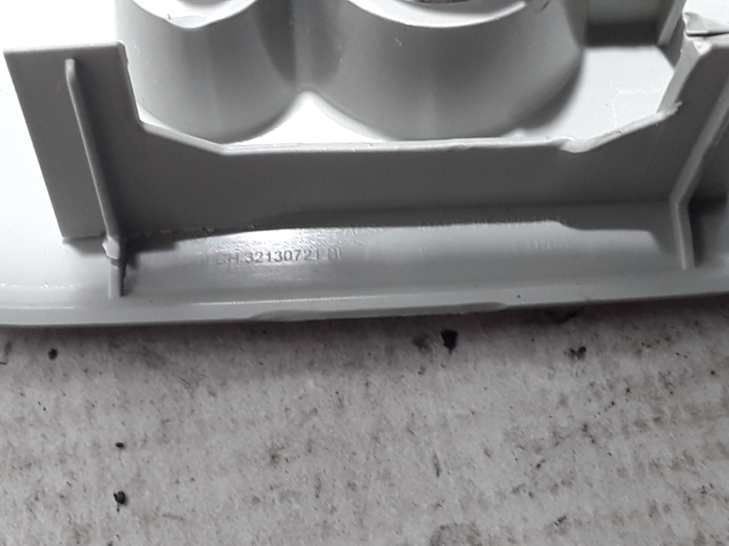 Used VOLVO XC60 Another detail of the roof knockout 32130721