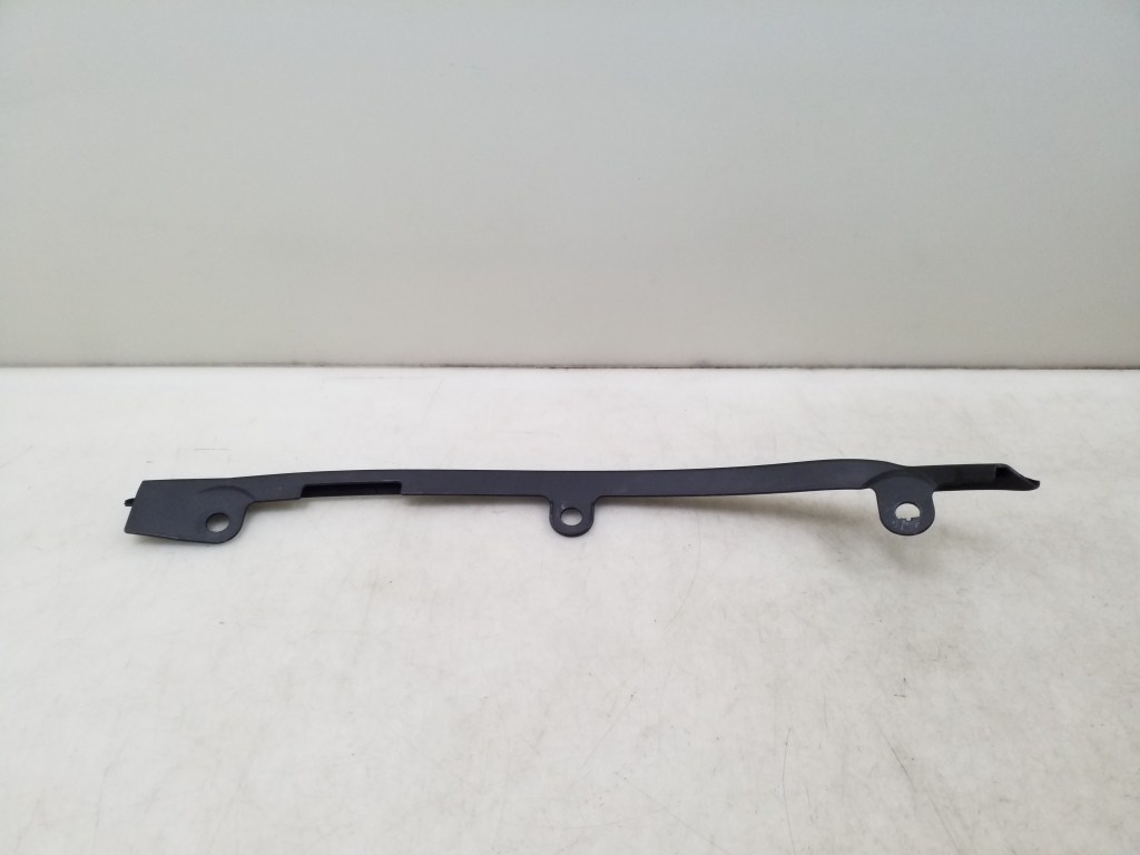 Used Mercedes Benz E-Class Other detail of the front door A2137206002