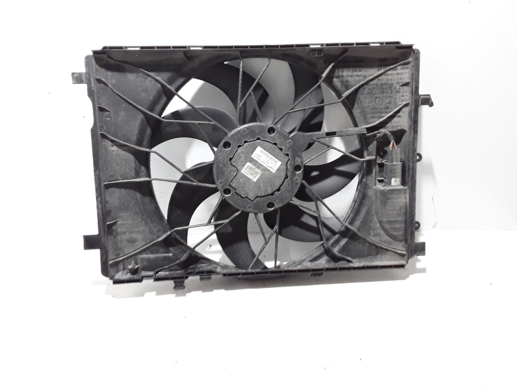 Used Mercedes Benz GLA-Class Cooling fan and its parts A2049066802