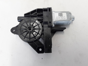 Naudotas VOLVO XC60 Galinių šoninių durų stiklo pakėlėjo varikliukas ...