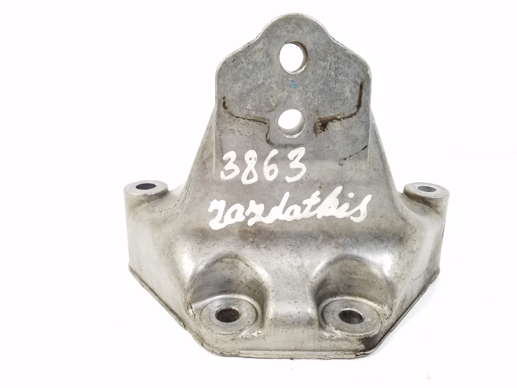 Used Porsche Cayenne Distribution box holder 7L0399649E