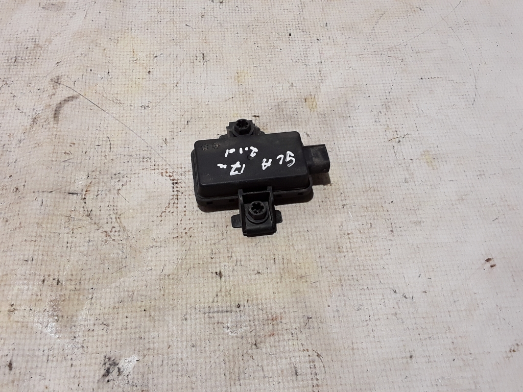Used Mercedes Benz GLA-Class Tire pressure control module A0009003704