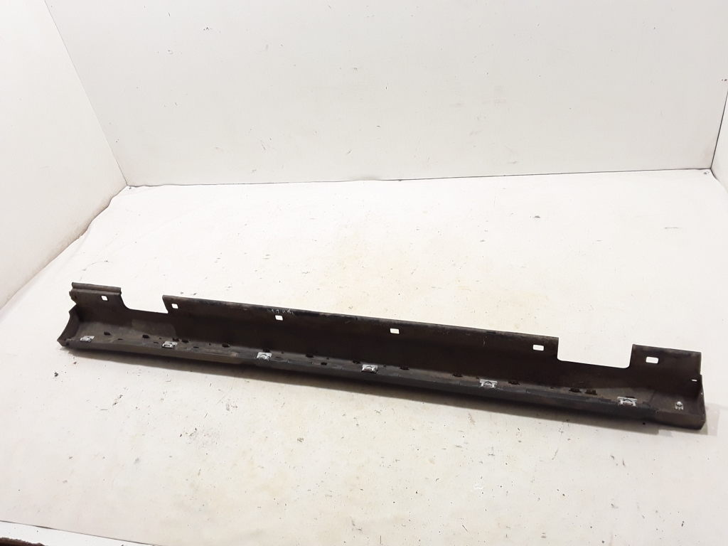 Used Mercedes Benz GLA-Class Exterior sill trim A1566980854