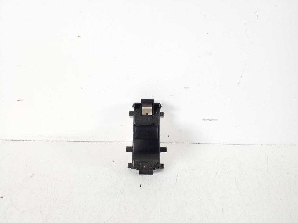 Used TOYOTA Urban Cruiser Rear side door glass switch 84810-52030