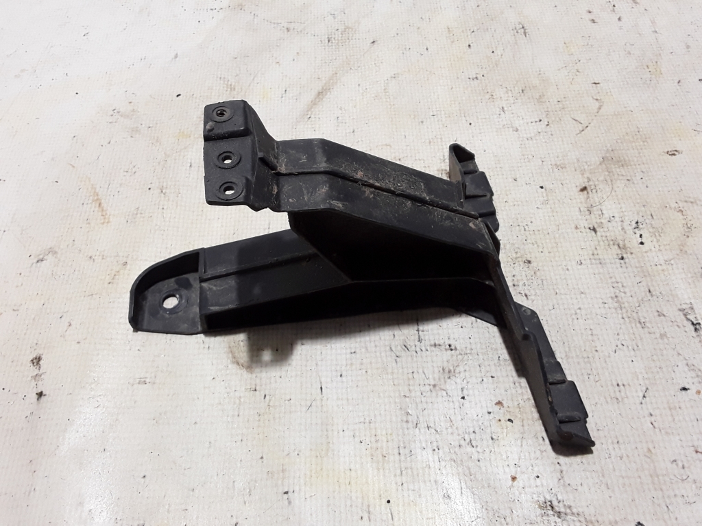 Used Mercedes Benz GLA-Class Rear bumper bracket A1568855701