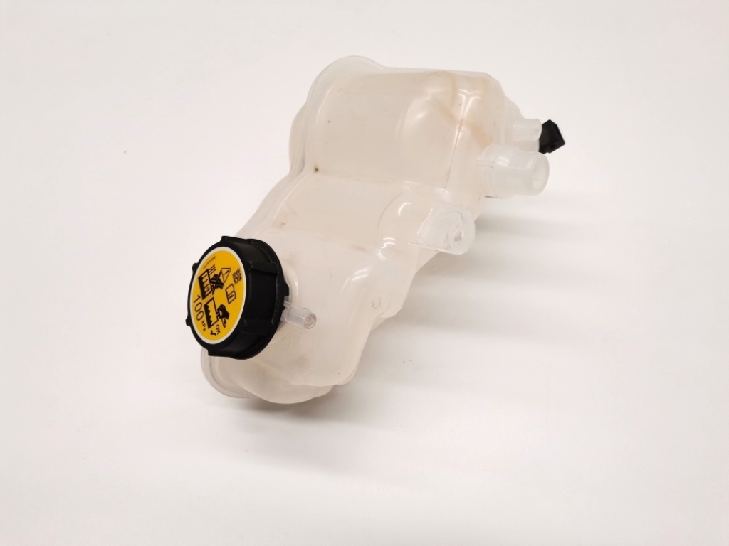 Used Jaguar l-Pace Tank for coolant J9D3-8A080-AC