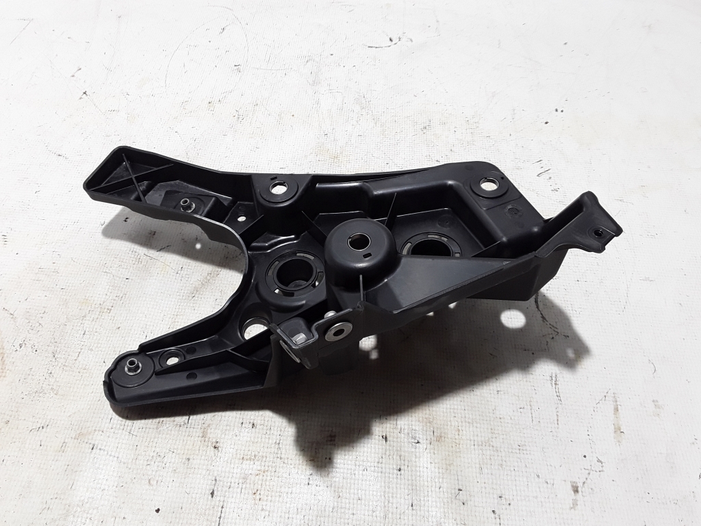 Naudotas VOLVO XC60 Laikiklis priekinio sparno 32288929