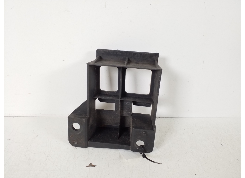 Used Mercedes Benz Sprinter Front bumper bracket A9068850163