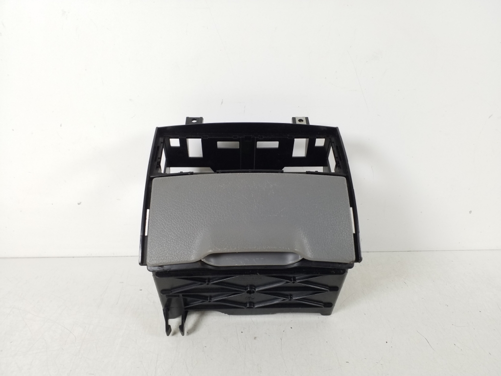 Used Mercedes Benz Sprinter Cup holder A9068100028