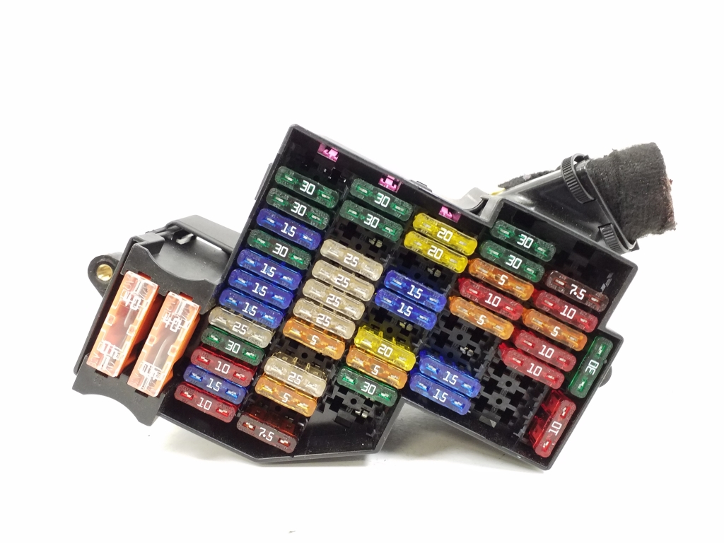 Used Porsche Cayenne Fuse box in the cabin 7P0941828A