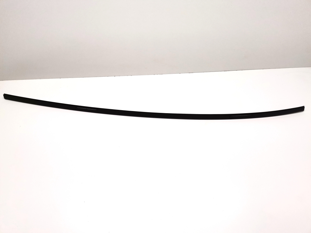 Naudotas Porsche Taycan Stogo juosta 9J1854525