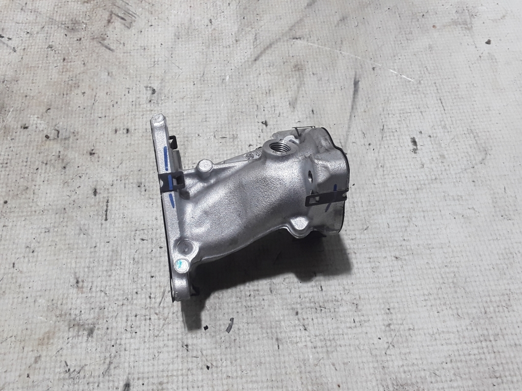 Used RENAULT Master EGR valve pipe 1467R