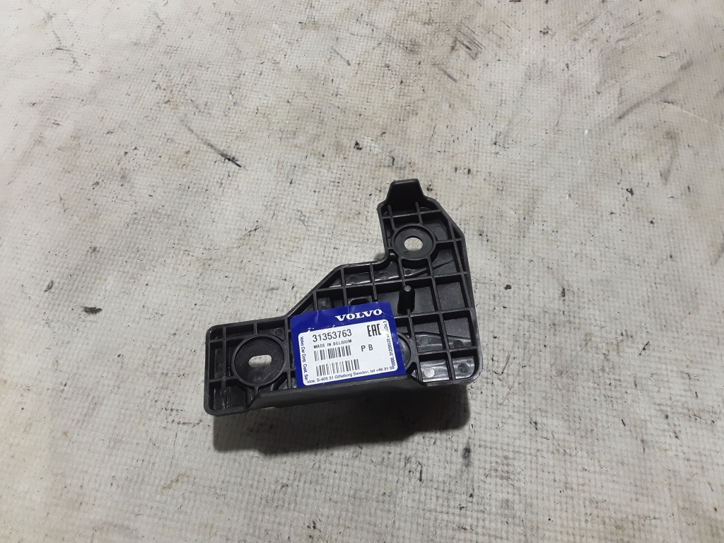 Naudotas VOLVO XC90 Priekinio bamperio kita detalė 31353763