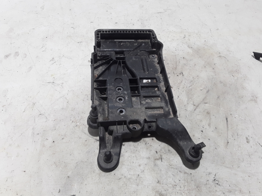 Used Seat Ibiza Battery holder 2Q0915331