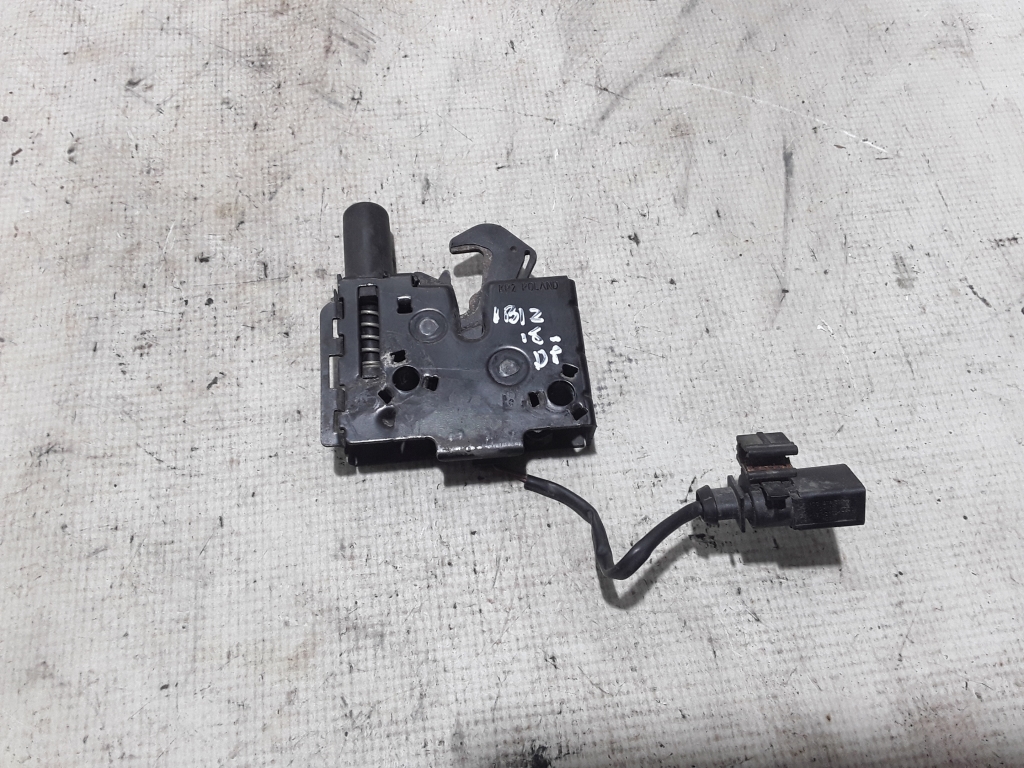 Used Seat Ibiza Engine cover lock 6F0823509