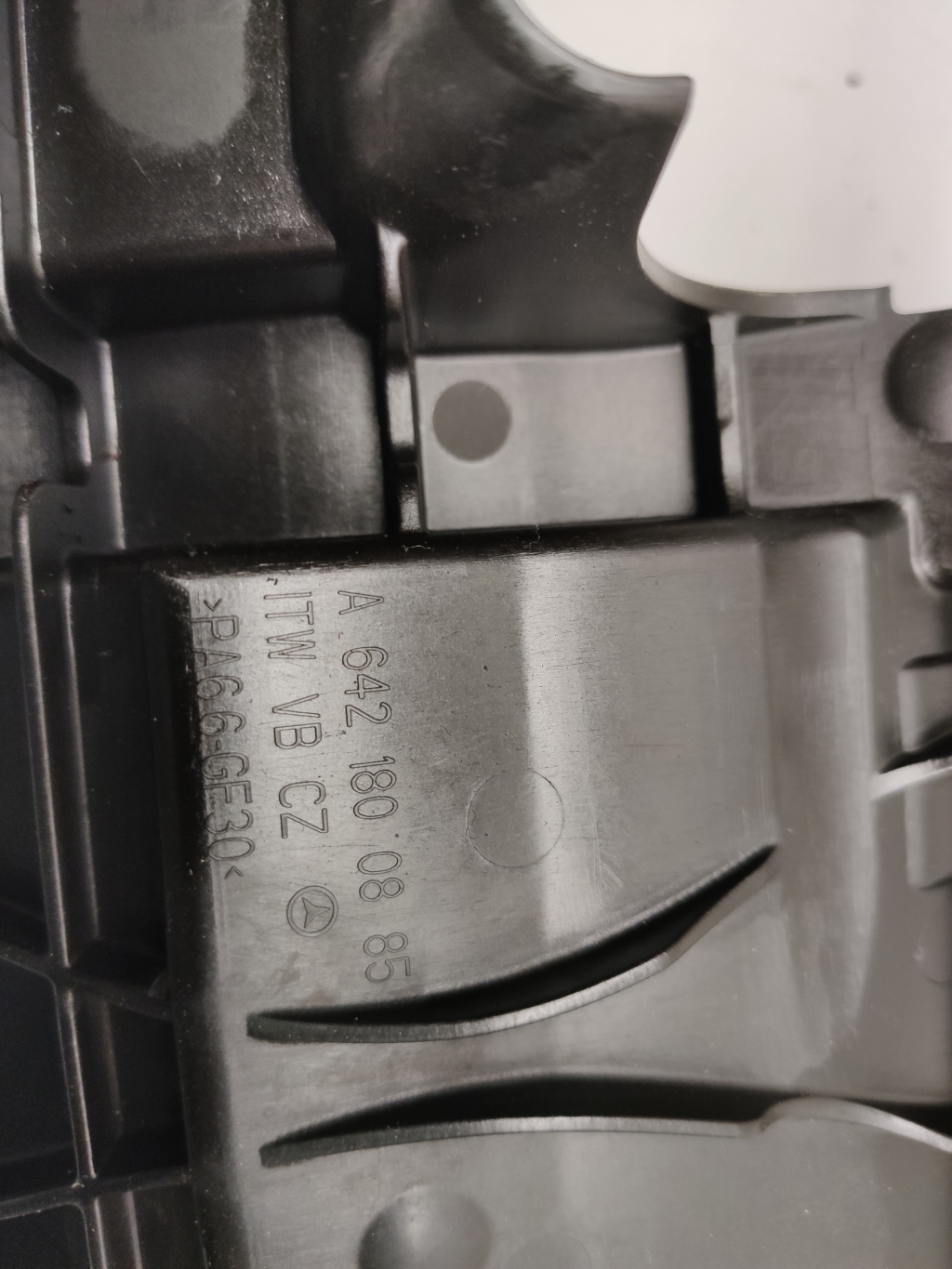 Used Mercedes Benz E-Class Other engine part a6421800885