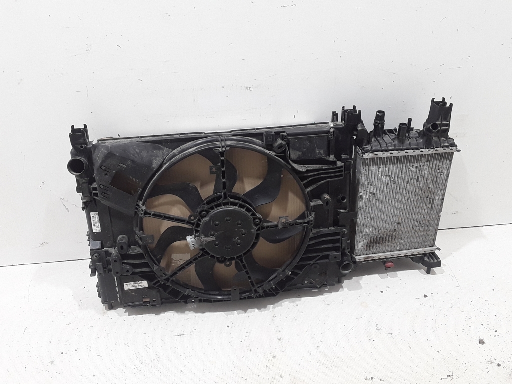 Used Dacia Duster Radiator set and its details