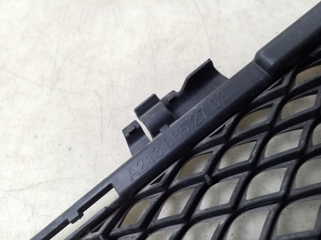 Naudotas Mercedes Benz E-Class Priekinio bamperio apatines groteles ...