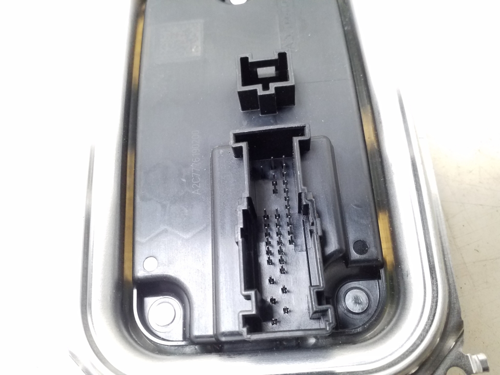 Used Mercedes Benz E-Class Light control module A2139002334