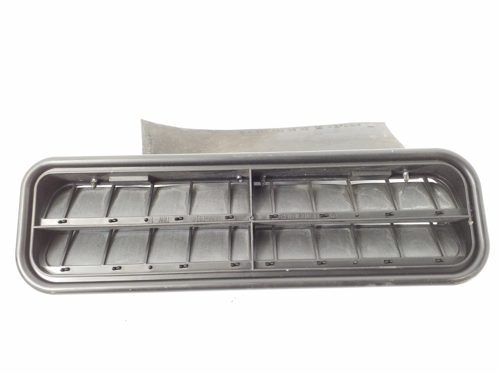 Naudotas Mercedes Benz SL-Class Galinio sparno ventiliacinės grotelės ...