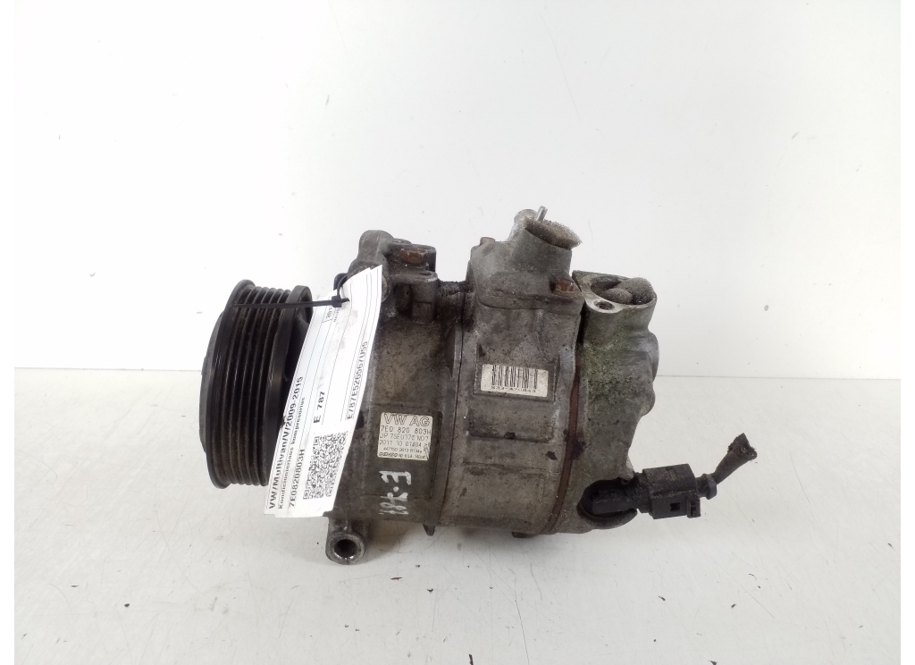 Used Volkswagen Multivan Air conditioner compressor 7E0820803H