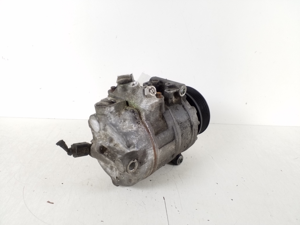 Used Volkswagen Multivan Air conditioner compressor 7E0820803H