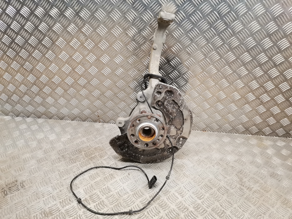 Used Mercedes Benz EQC Hub front and its details A2533320200