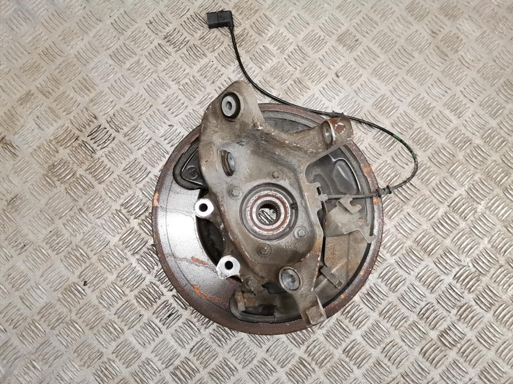 Used Mercedes Benz EQC Rear hub A2133503205
