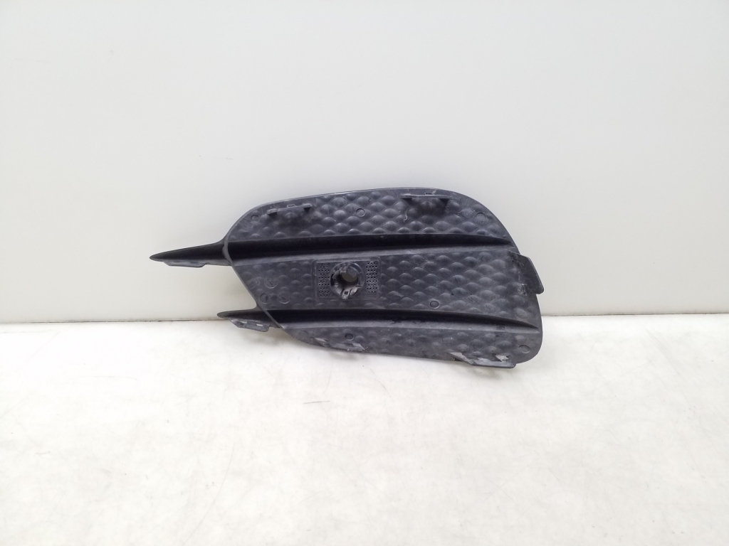 Used Mercedes Benz E-Class Front bumper lower grille A2138856800