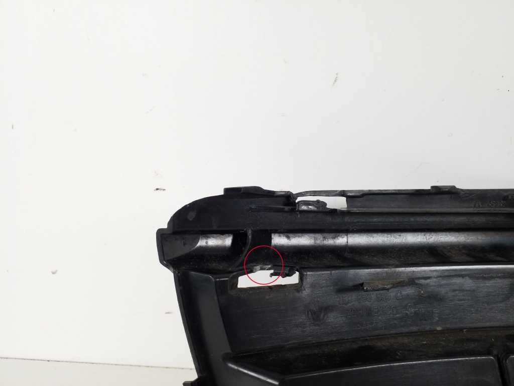 Naudotas Volkswagen Golf Priekinio bamperio apatines groteles 1K0853665G