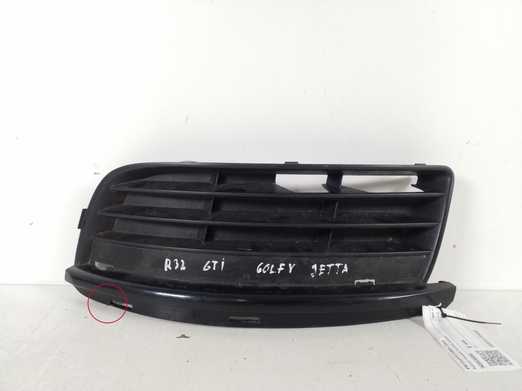 Naudotas Volkswagen Golf Priekinio bamperio apatines groteles 1K0853665G