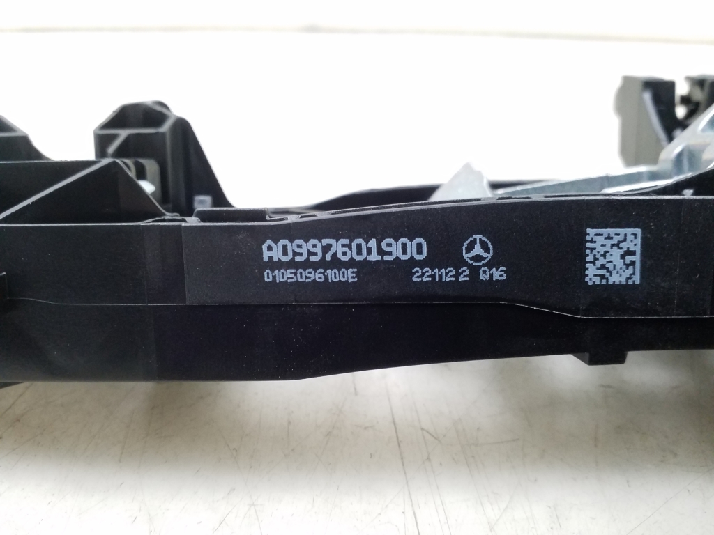 Used Mercedes Benz S-Class Front door outer opening handle holder ...