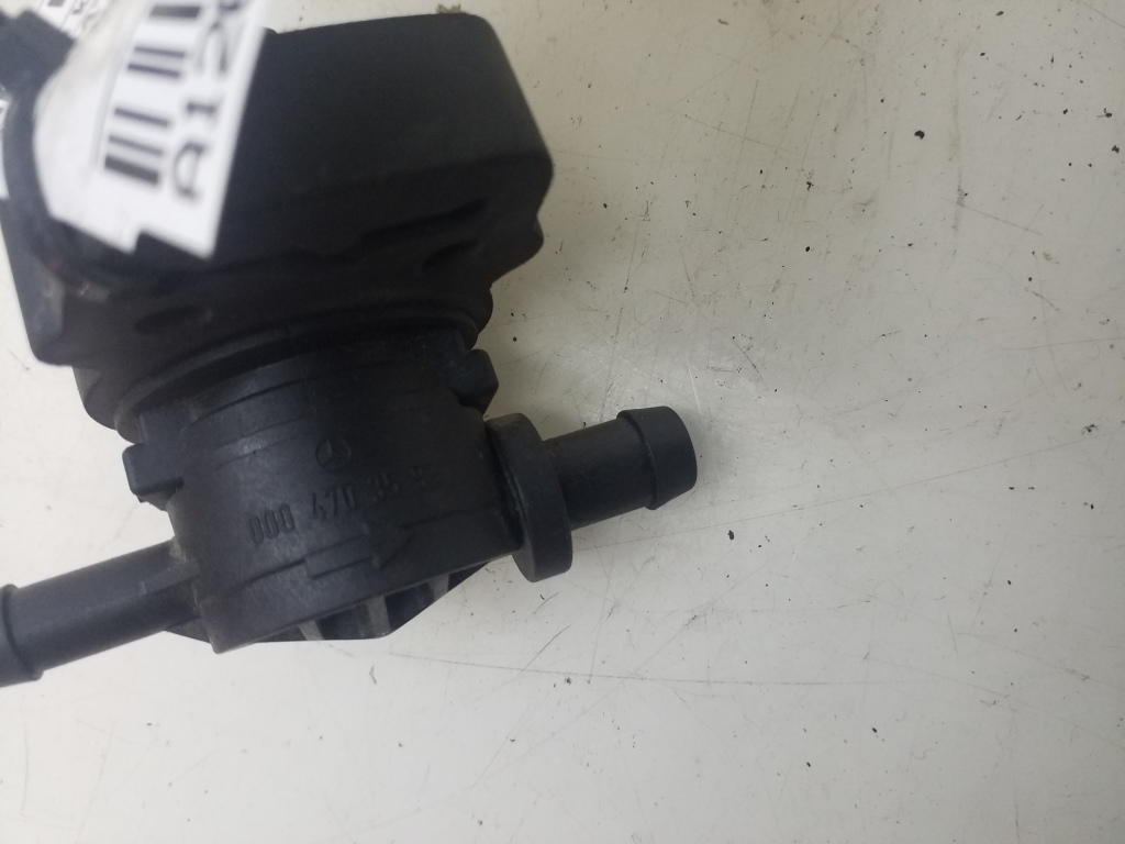 Used Mercedes Benz C-Class The sensor is different A0004703593