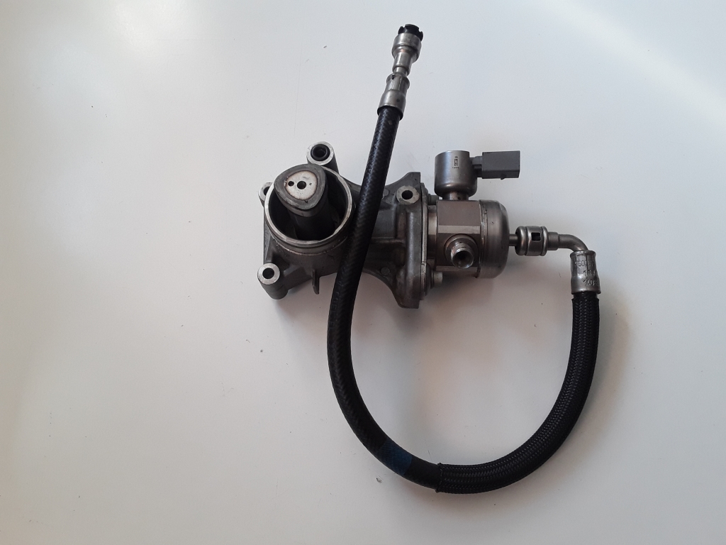 Used BMW 1 SERIES Fuel pump 7607159
