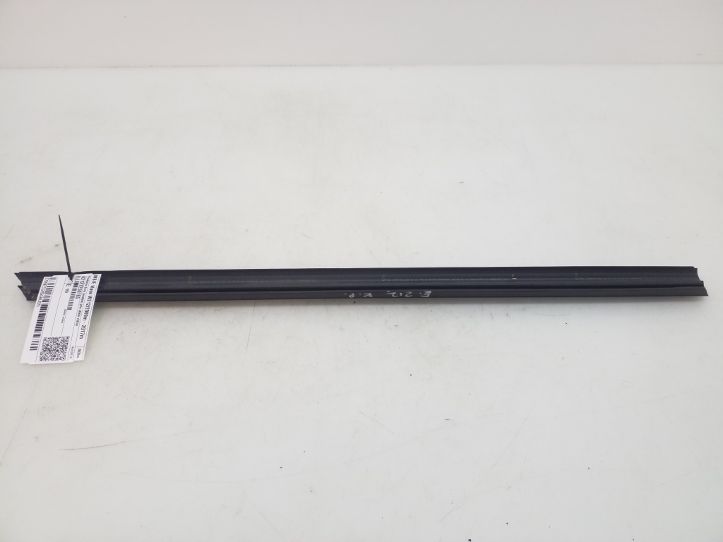 Used Mercedes Benz E-Class Front door strip to the glass inner A2127250165