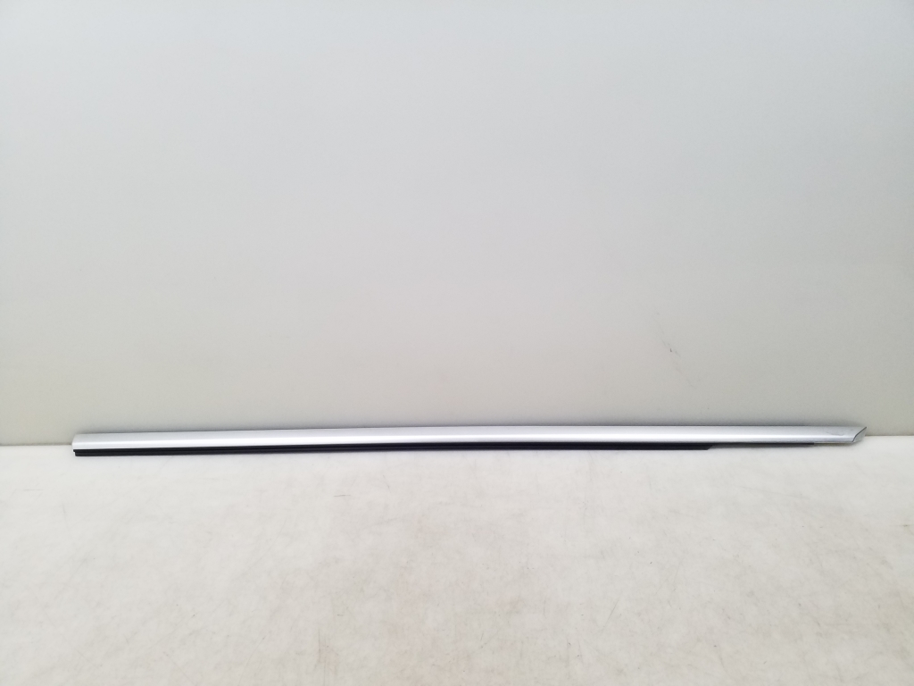 Used Mercedes Benz E-Class Front door strip to the glass exterior ...