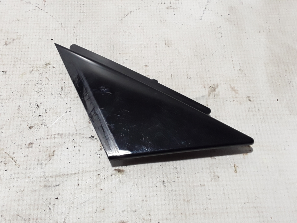 Naudotas VOLVO V90 Apdaila prie veidrodėlio trikampis 31378629